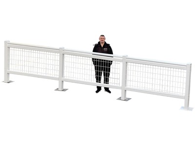 7 Metre Horse Racing Fencing Barrier | Theme Traders